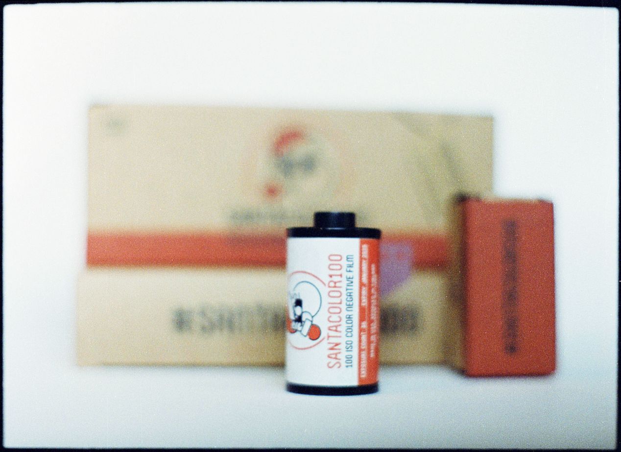 SantaColor 100 a.k.a. Kodak Aerocolor IV Film Review