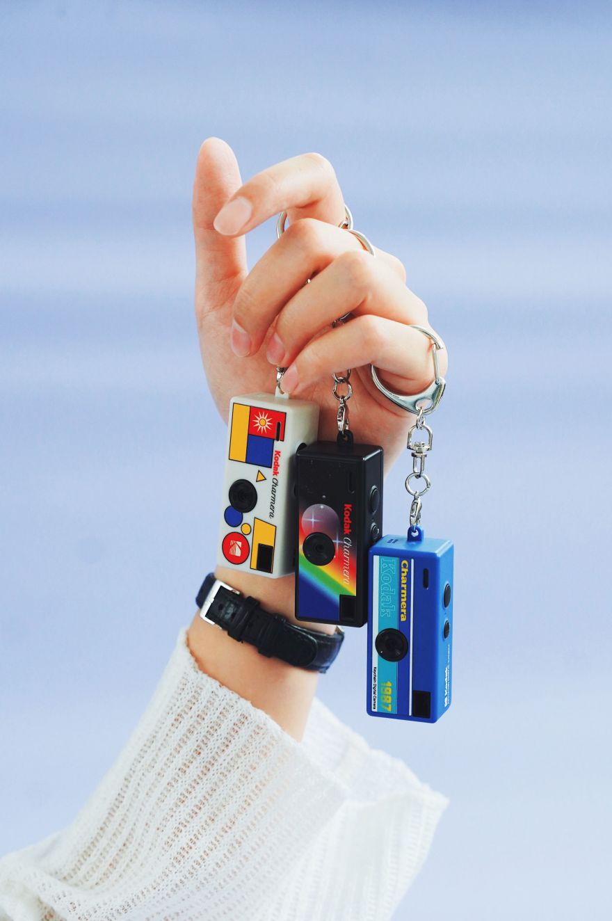 RETO launches a tiny KODAK CHARMERA digital 1.6MP keychain camera.
