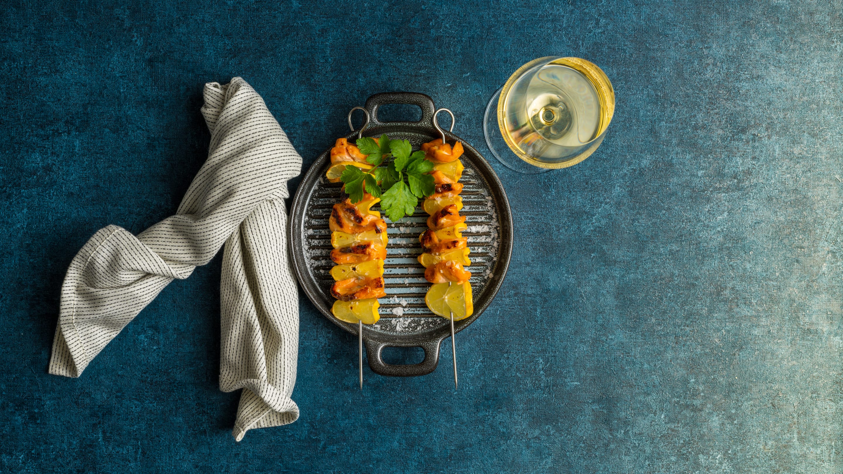 Yakitori: salmón de Andfjord Salmon a la parrilla al estilo japonés