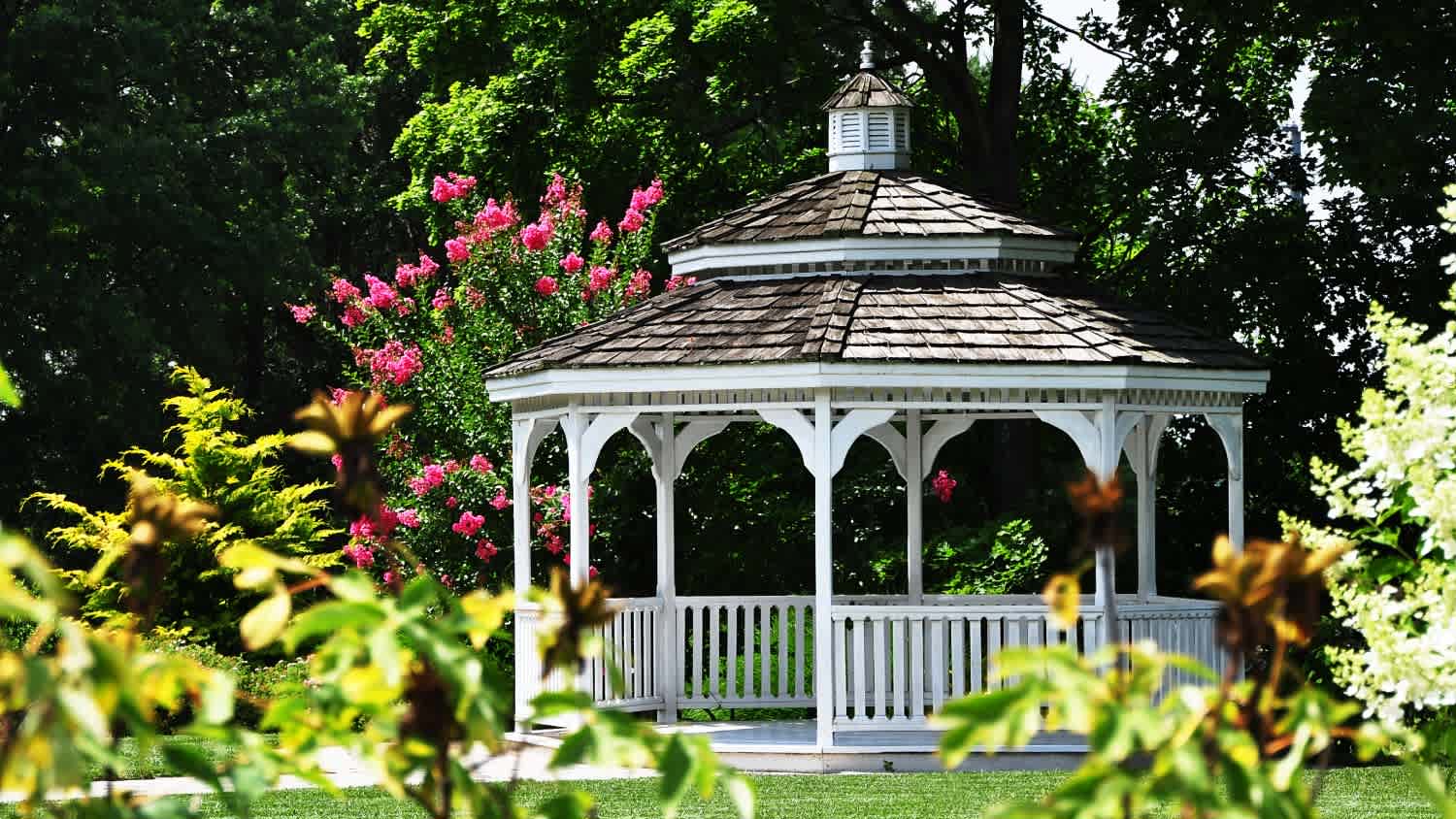 Who Should I Hire to Repair a Porch or Gazebo? | Angi