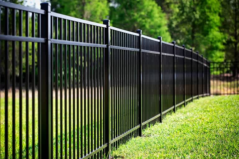 Who Should I Hire for Aluminum Fence Installation? | Angi