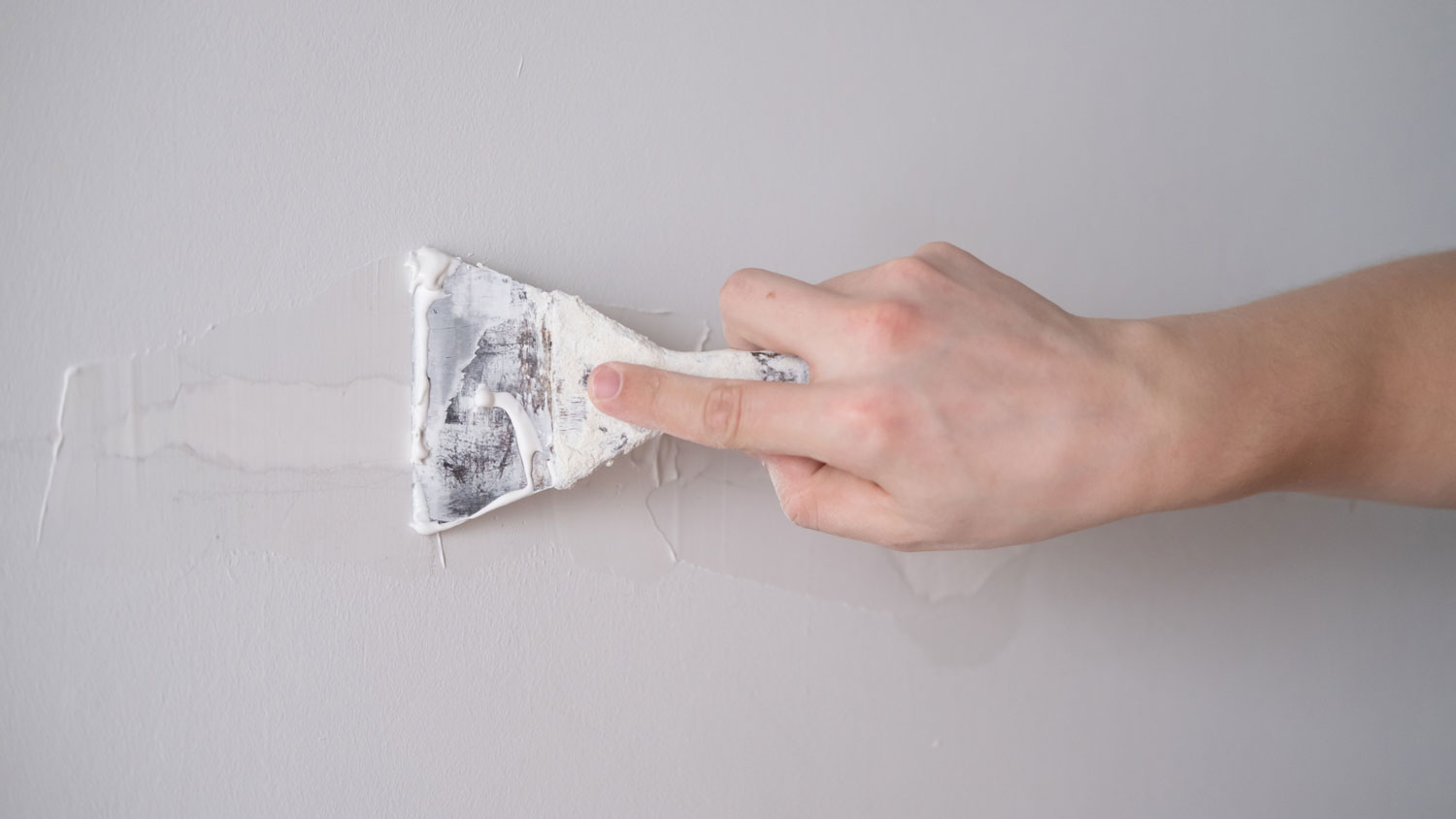 How Long Does Spackle Take To Dry? | Angi
