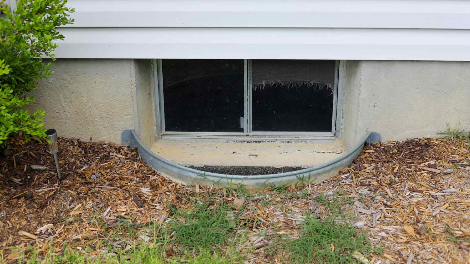 How Much Does Basement Window Replacement Cost? [2026 Data] | Angi