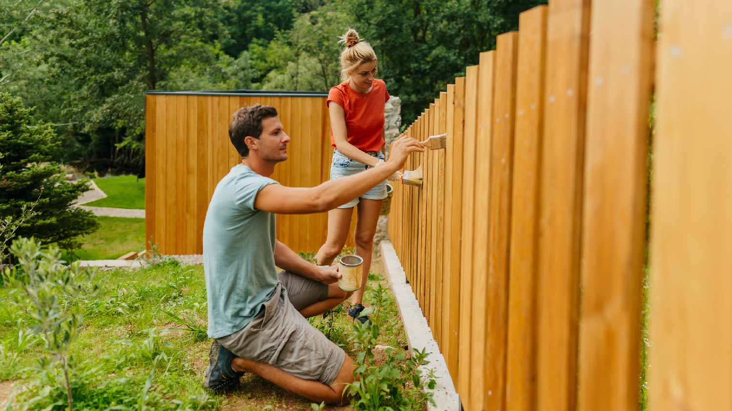 How Much Does It Cost to Stain a Fence? [2026 Data] | Angi