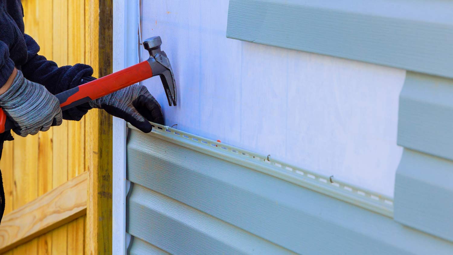 How Much Does Siding Replacement Cost in Kansas City, MO? | Angi