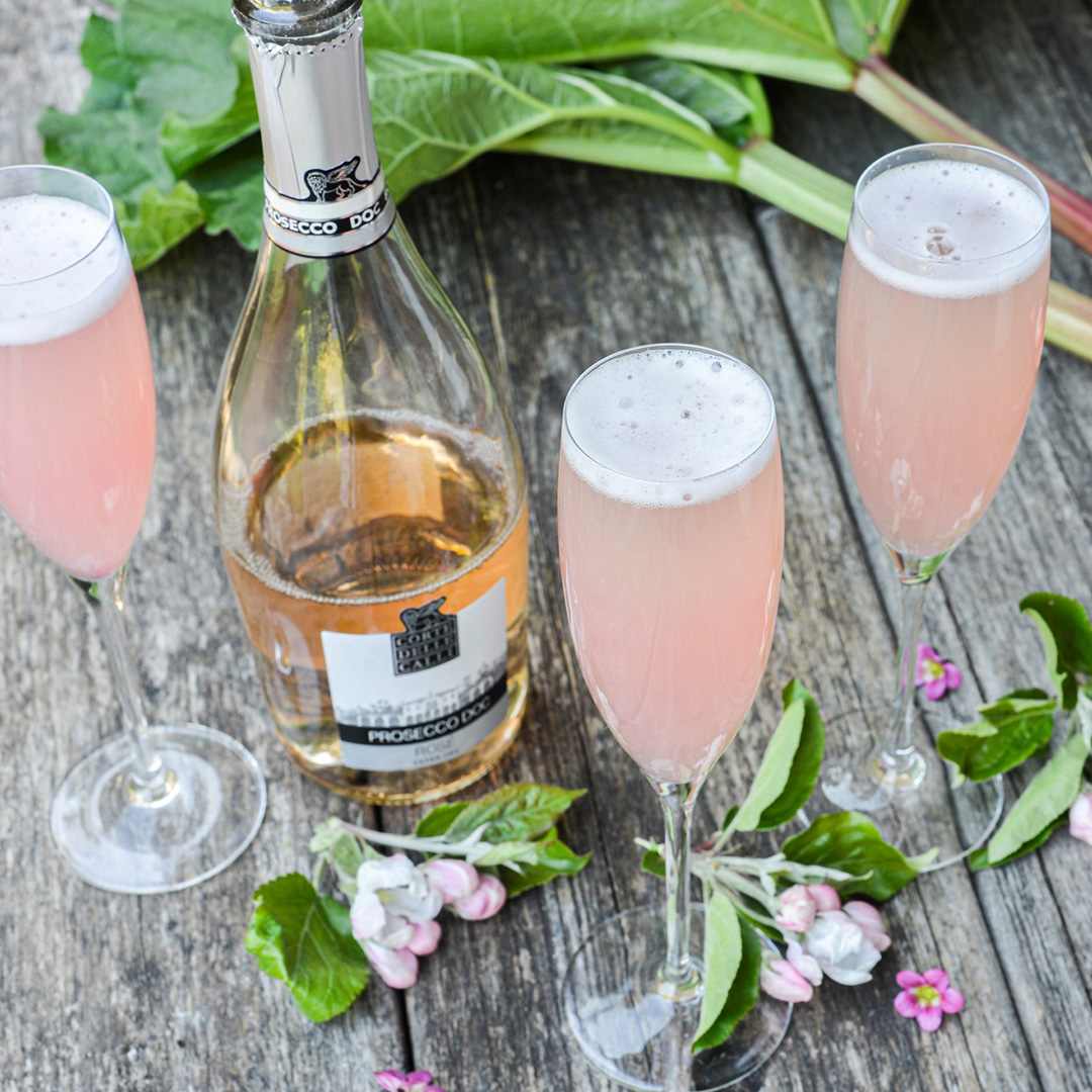 Rabarberi rosé mimosa kokteil