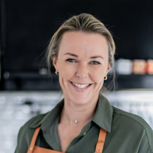 Bobotie-lihapullat keltaisella pastalla ja tomaattisalsalla | Viinimaa