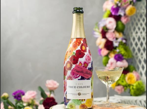 True Colours Cavalle trendikäs kesäinen kukkakuosi | Viinimaa