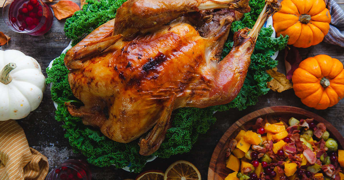 Helstekt kalkon med fyllning och tranbärssås | Folkofolk