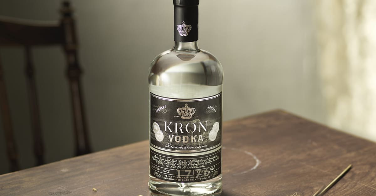 Dåtid möter nutid när juvelen Kronvodka får ny design | folk o folk Dåtid möter nutid när juvelen Kronvodka får ny design | folk o folk