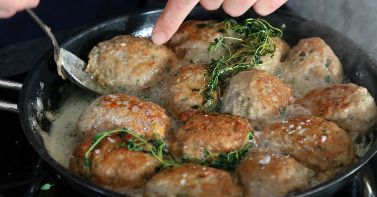 Spiced meatballs with LINIE-pickled cucumbers and beetroots | Matured ...