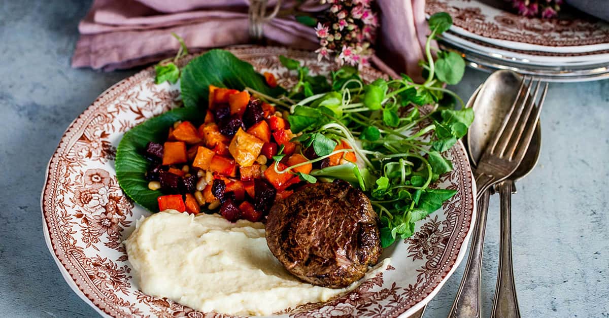 Kalvfilé med parmesanrostade rotfrukter och palsternackspuré | folk o folk