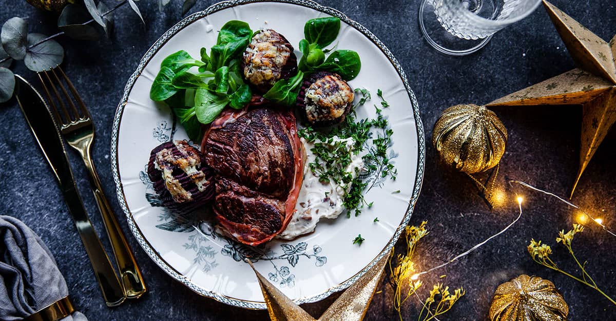 Parmalindad oxfilé med hasselbacksrödbetor | folk o folk