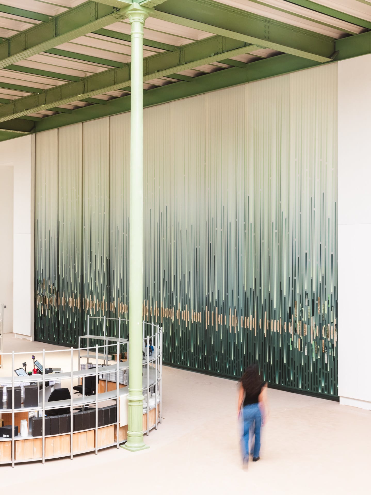 le19M, unveils a monumental curtain to mark the Grand Palais' grand ...