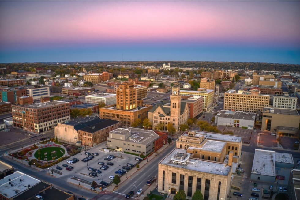 10 Largest Cities in Iowa [2024]