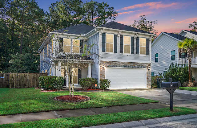 Beautiful 2 Story, 4 BR, 2.5 BA Home, 2 Car Garage, Spring Grove ...