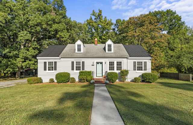 10121 Highview Avenue - Glen Allen, VA apartments for rent