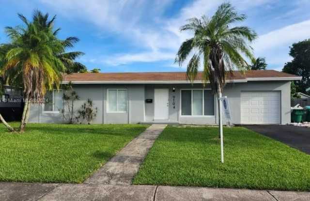 9104 SW 181st Ter - Palmetto Bay, FL apartments for rent