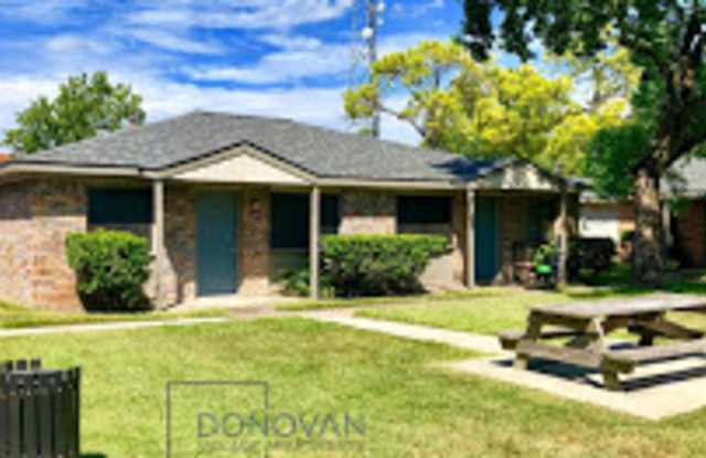 Donovan Village Apartments - Sunny