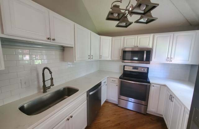 72 Adams Street - Up - Rochester, NY apartments for rent