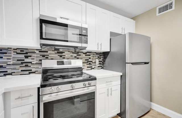 10733 Cleary Blvd - Sunny
