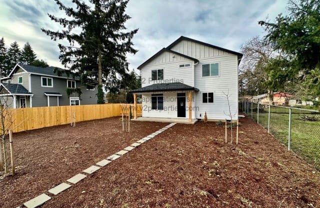 13729 SE Rhone St. - Portland, OR apartments for rent