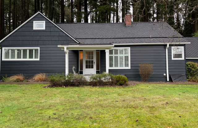 Peaceful 3 Bed 2 Bath home in Oatfield neighborhood in Milwaukie ...