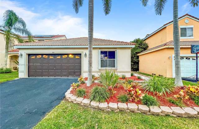 841 Stanton Dr - Sunny