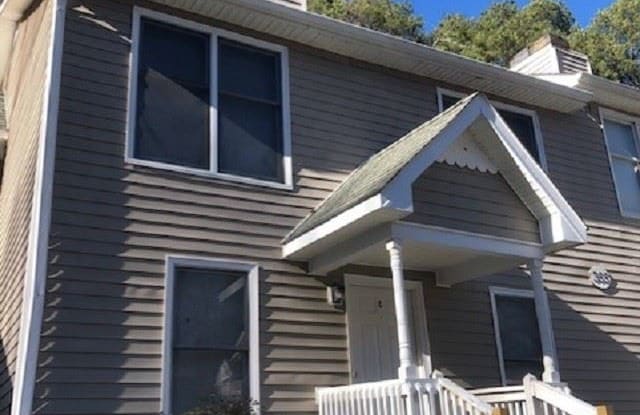 357 W Oak Ave Apt B - Wake Forest, NC apartments for rent