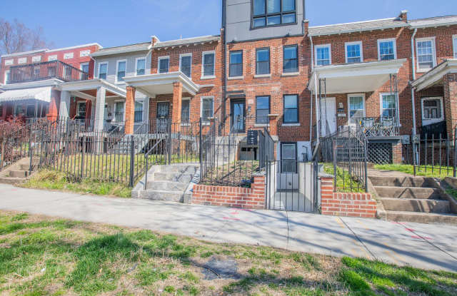 Stunning 2 BR a Den/2 BA Condo in H Street Corridor! - Washington, DC ...
