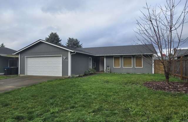 R322 / $2495.00 - Centralia, WA apartments for rent