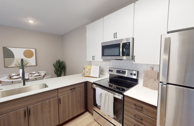 The Chelsea Apartments - Sunny