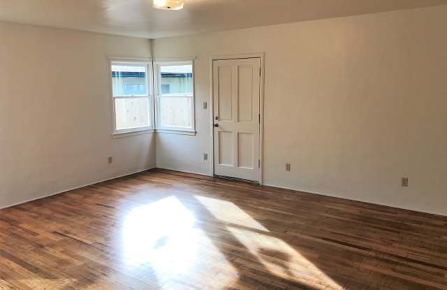Newer Construction Beautifully Appointed Stand-Alone 1 Bedroom House by Meadow Park in SLO - San ...