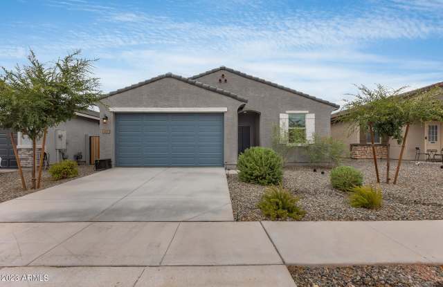 6832 W TRUMBULL Road - Phoenix, AZ apartments for rent