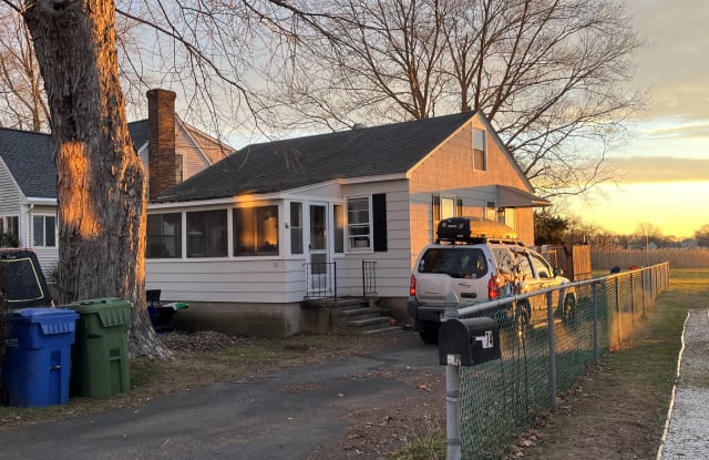 70 Chalker Beach Road - Saybrook Manor, CT apartments for rent