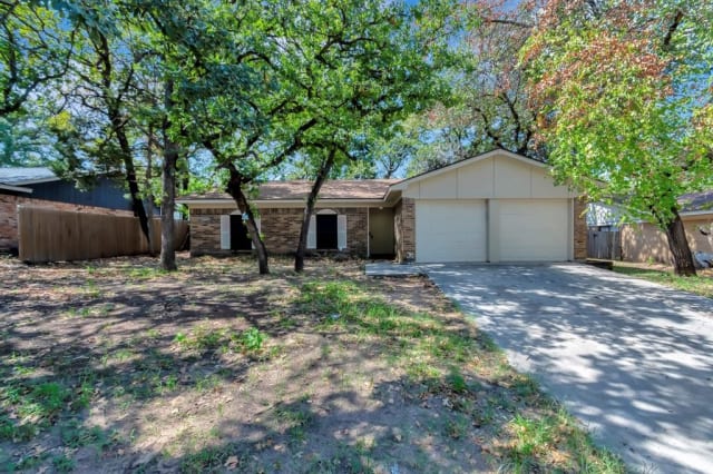 821 Timberoaks Drive - Azle, TX apartments for rent