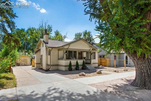 Updated Craftsman, minutes to downtown - 4 bedroom, 2 bath, alley ...