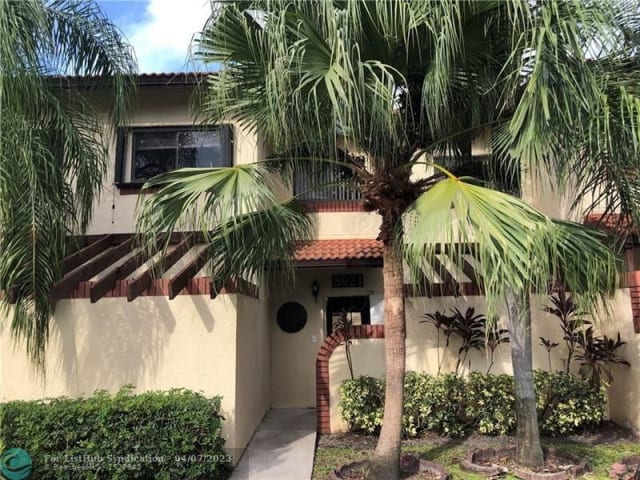8921 Springtree Lakes Dr - Sunrise, FL apartments for rent