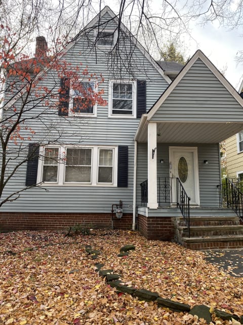 3934 Delmore Rd - Cleveland Heights, OH apartments for rent