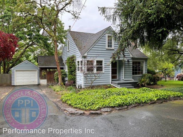 14927 SE Oatfield Road - Oak Grove, OR apartments for rent