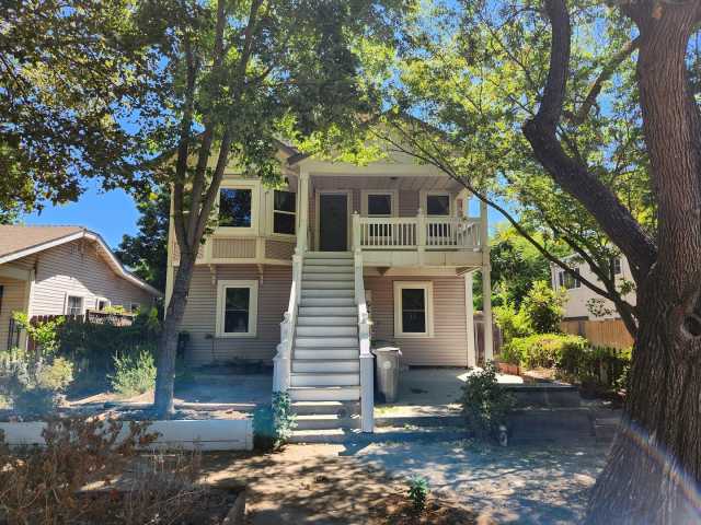 Triplex Apartment: 2 Bedroom / 1 Bathroom - Midtown Sacramento ...