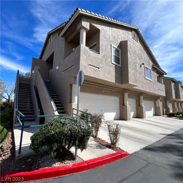 2100 Quarry Ridge Street - Las Vegas, NV apartments for rent