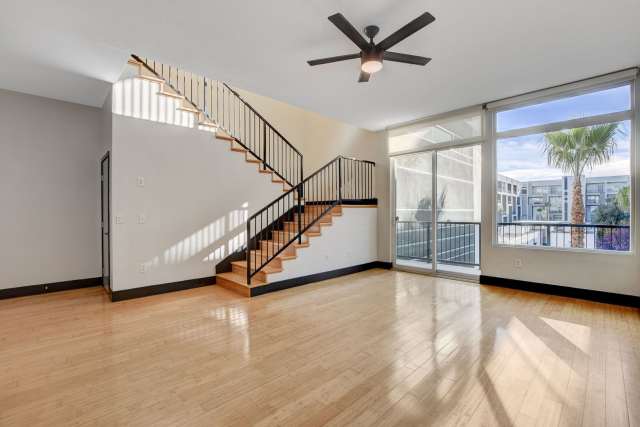 Loft 5 #310- Stunning 1Bd/2.5Ba Two Level Loft Offers 1776sf of ...