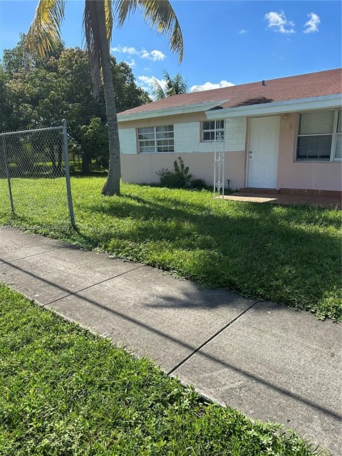 2115 SW 50th Ave - West Park, FL apartments for rent