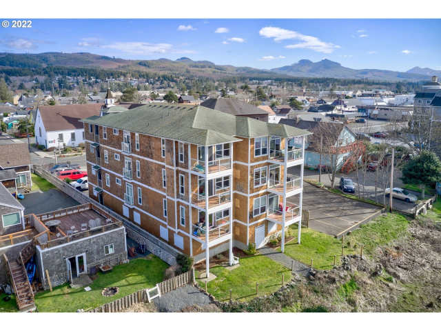 1/2 Month Free Rent... LOCATION LOCATION LOCATION.... River Views ...