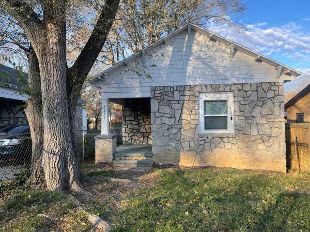 Cute House to enjoy this fall. - Springfield, MO apartments for rent