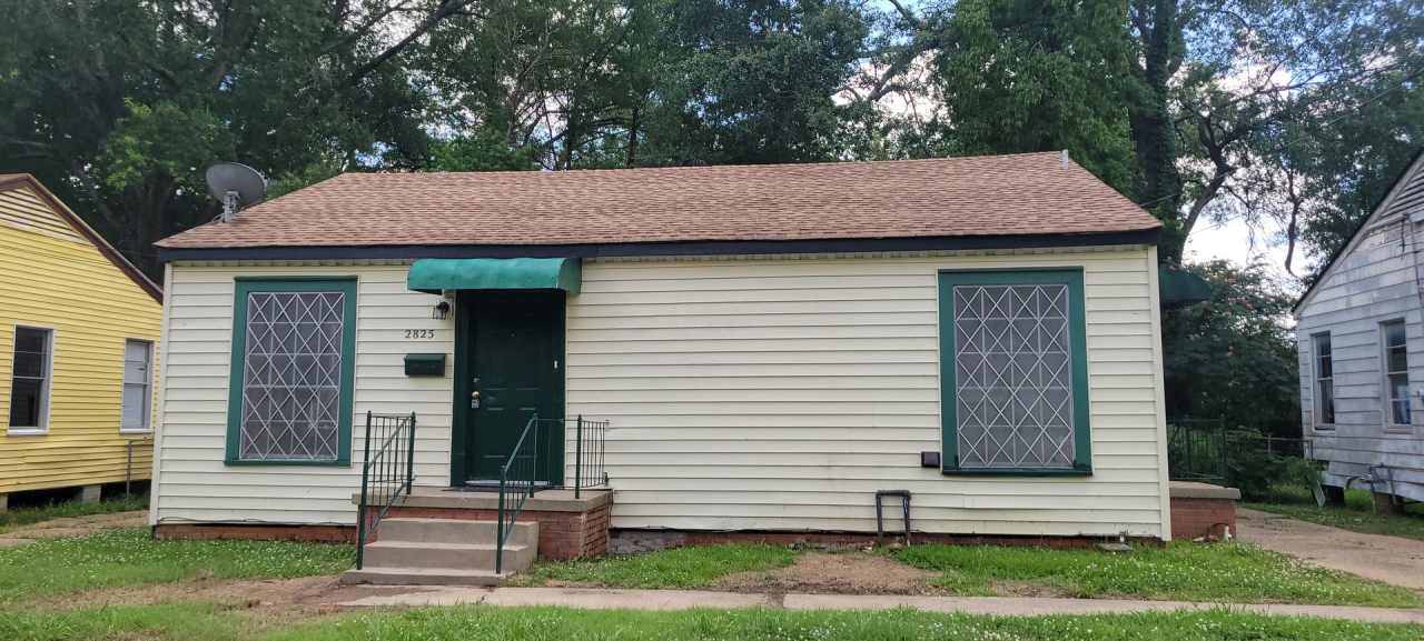 Amazing 4 bedroom/2 bath Two-story home with beautiful built-ins and ...