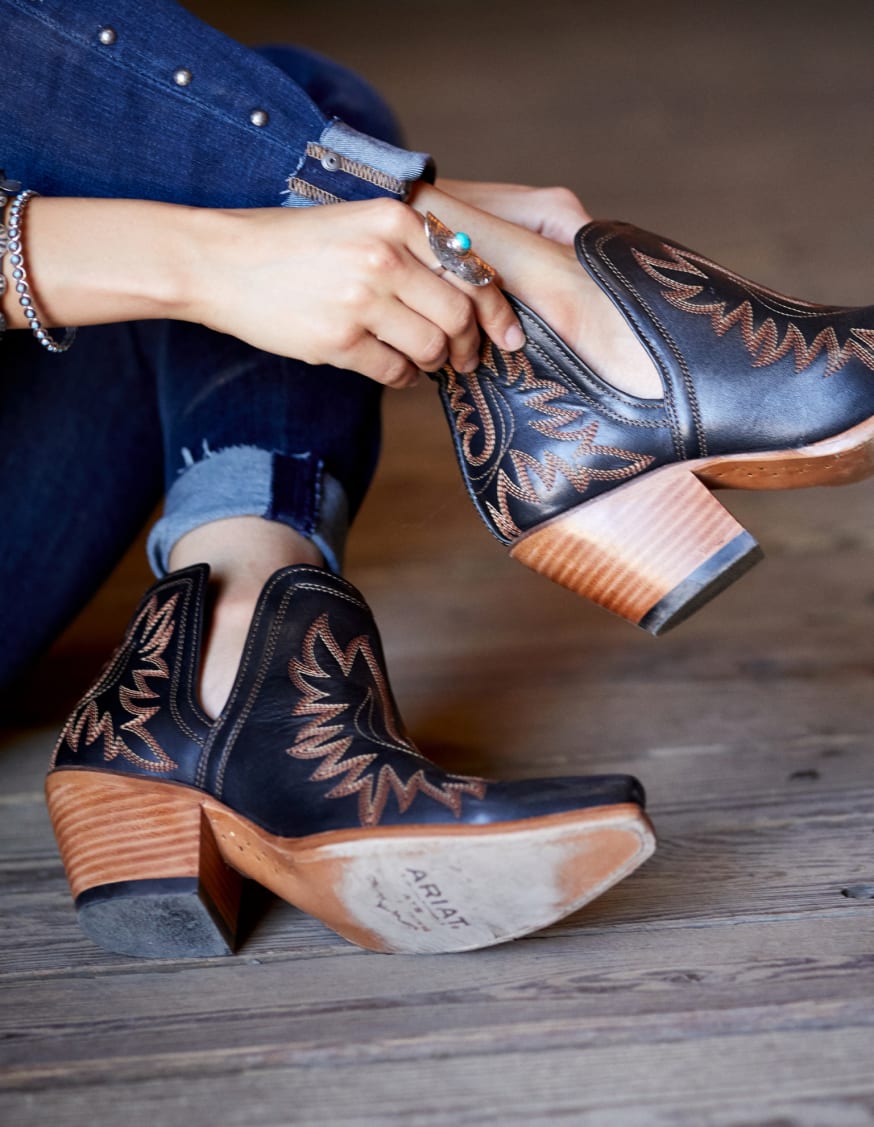 Ariat Women's Apparel & Footwear | Ariat