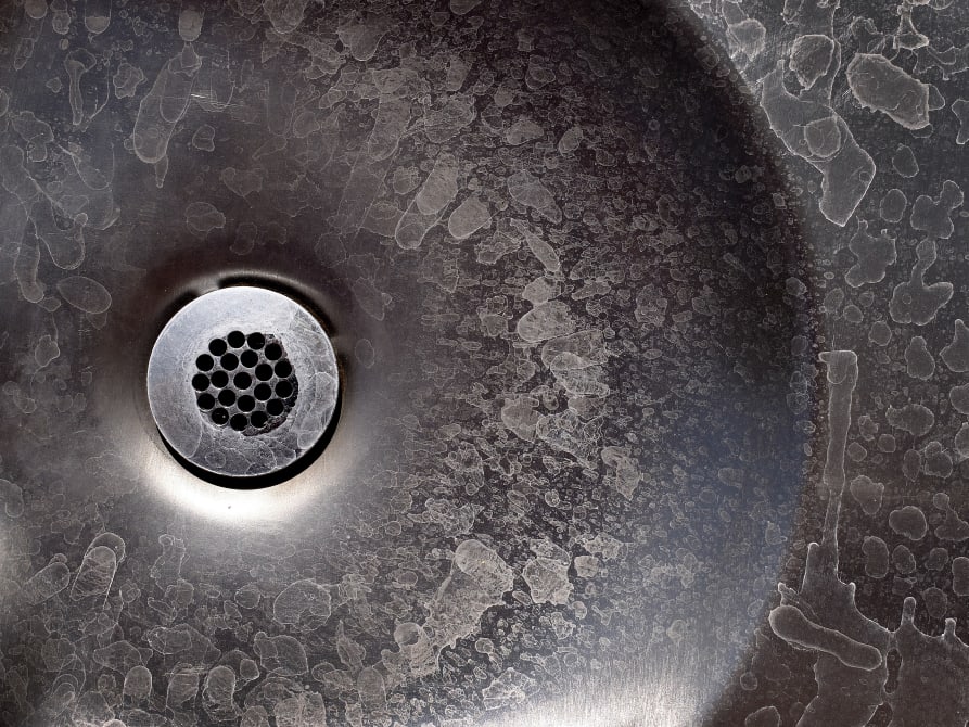 Eau calcaire : 5 solutions naturelles contre l'eau dure - Aroma Zone