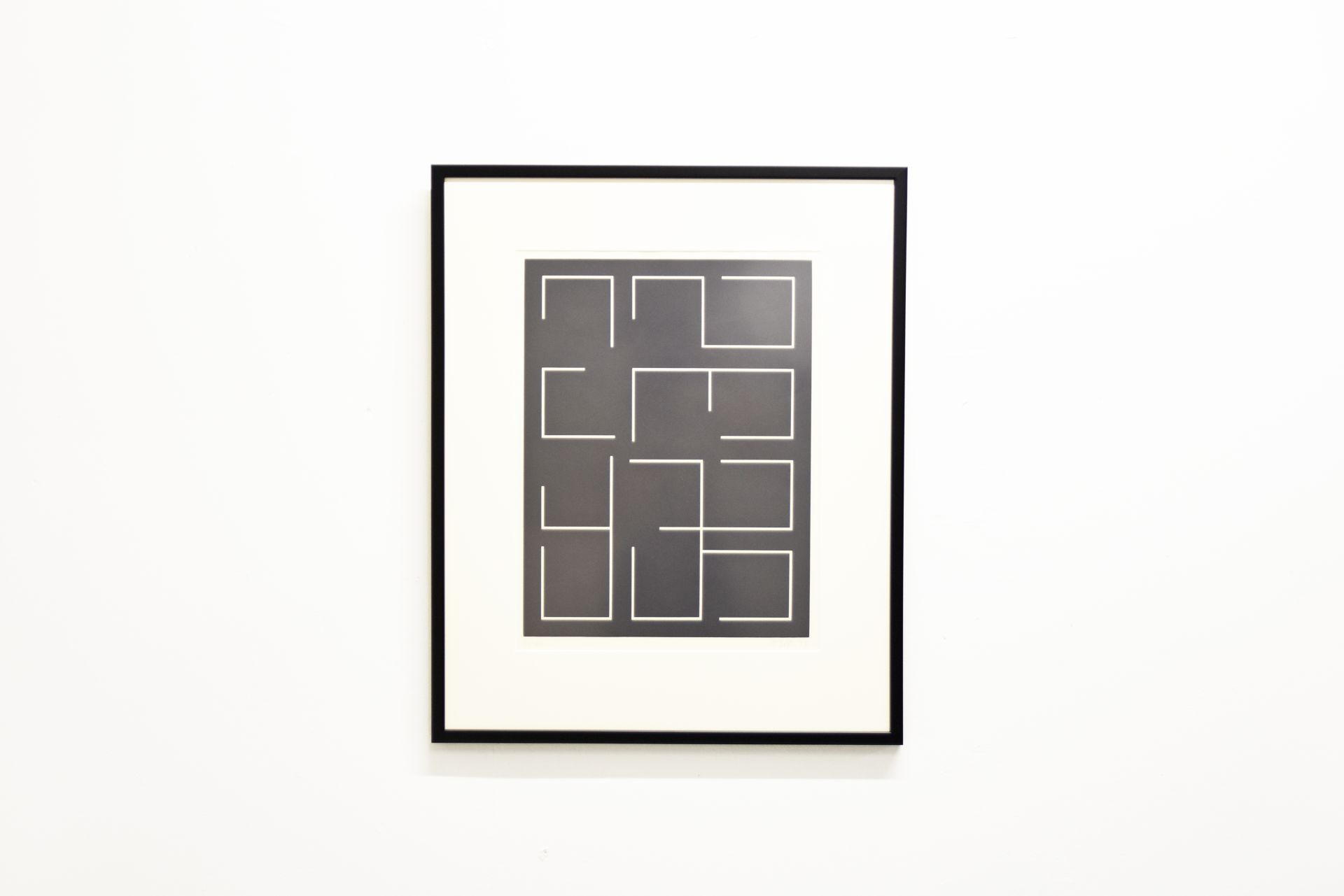 An Abstract Black and White Serigraphy Work - Artek
